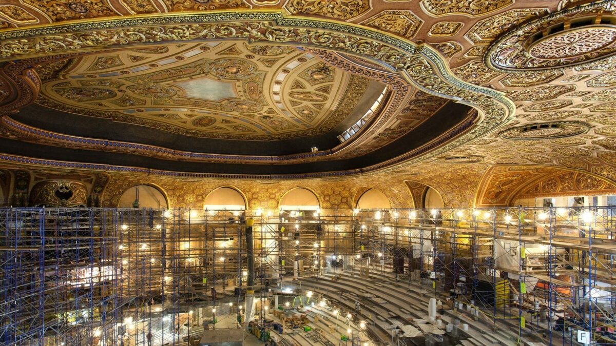 About | Janovic - The Color Authority